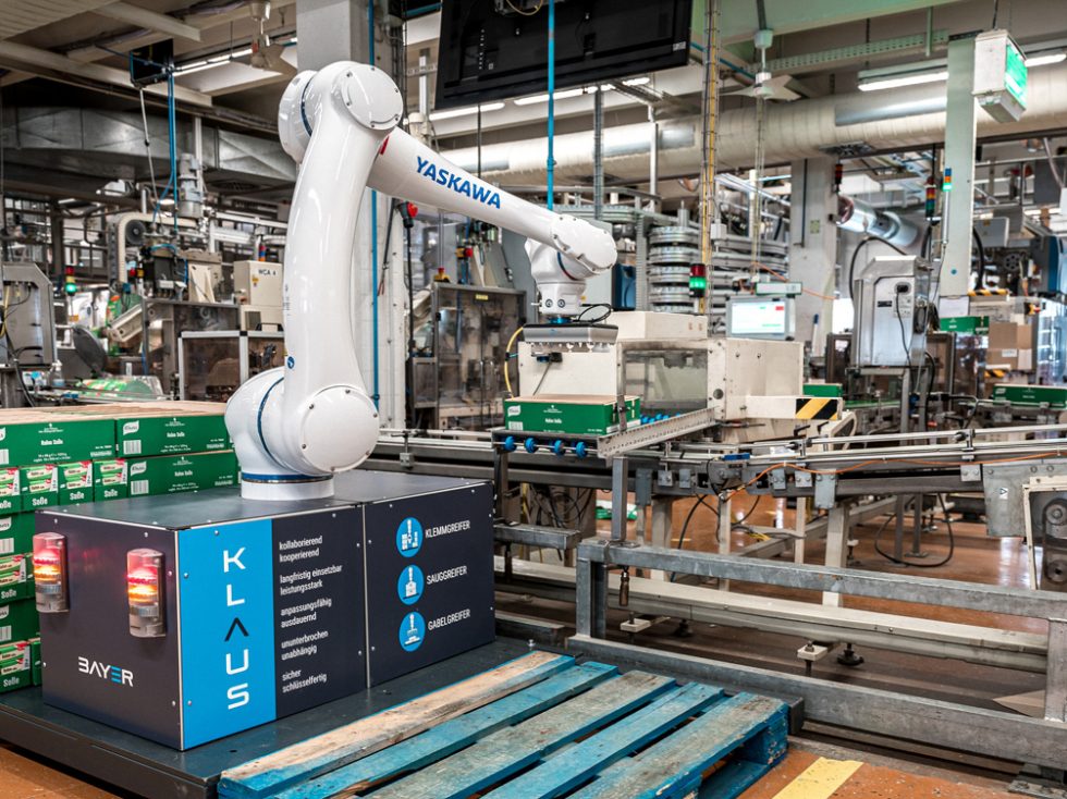 Robotik » Bayer - Produktion intelligent automatisieren
